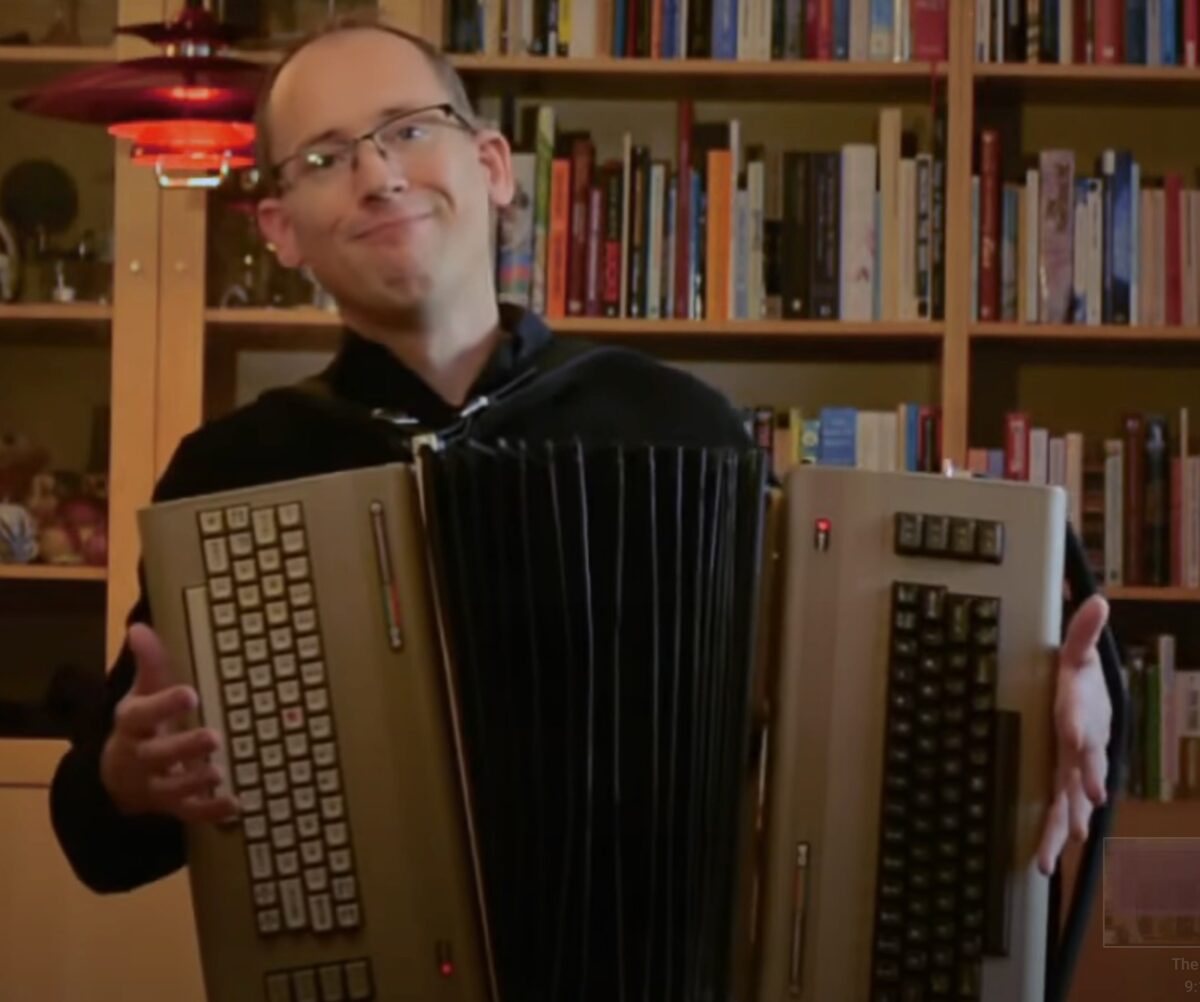 Linus Akesson’s “Commodordion” — an electronic accordion made with two Commodore 64 computers ...